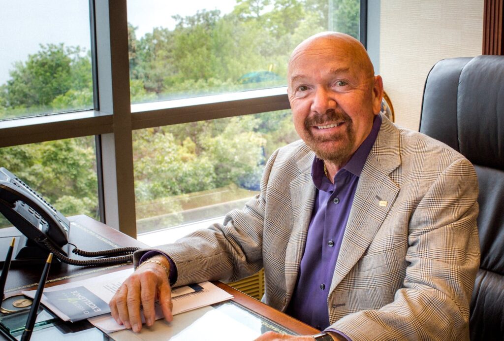 Richard M. Schulze: A Legacy of Innovation, Philanthropy, and Strategic ...